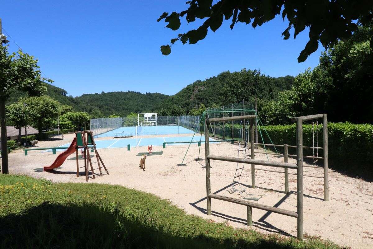 Camping Paradis La Gineste - Réservez vos vacances dès maintenant